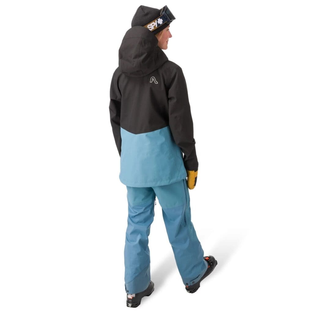 Flylow Billie Coat - Black/Vintage Blue | Gnomes - The Ski Experts